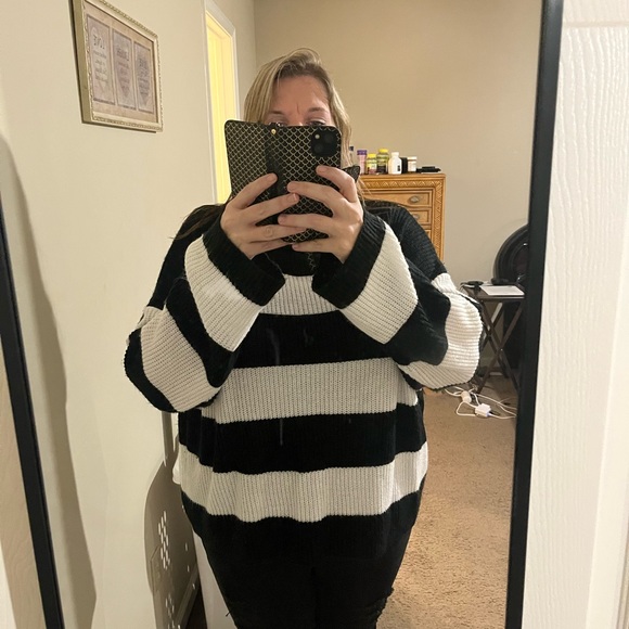 Chic Soul | Sweaters | Chic Soul Blackwhite Sweater | Poshmark